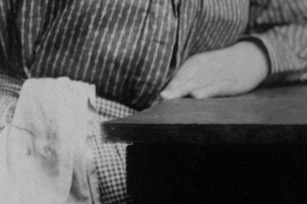 Suffragette Protestor Pauline Adams, 1917 - Historical Pix